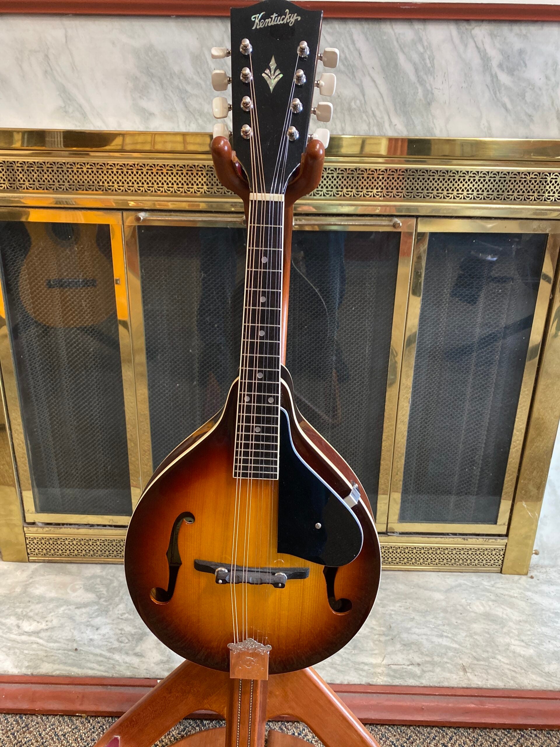 Mandolins – Stutzman's Guitar Center